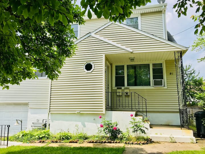 2br-apt 2nd Fl Near Nyctrain/jfk Med/mall/rutgers - Edison, NJ
