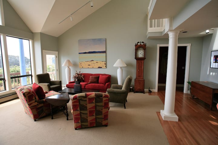 Asia For 2: Pacific Ocean & Harbor Views - Half Moon Bay, CA