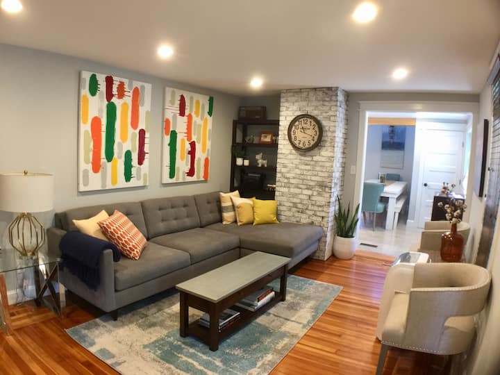 Saratoga Track! 3 Minute Walk To Track, Modern - Saratoga Springs, NY