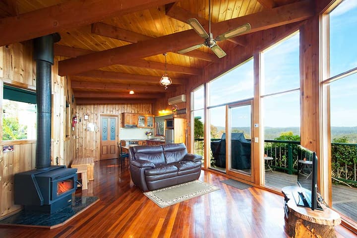 The Boomerang : Blue Wren: Johanna Beach - Johanna