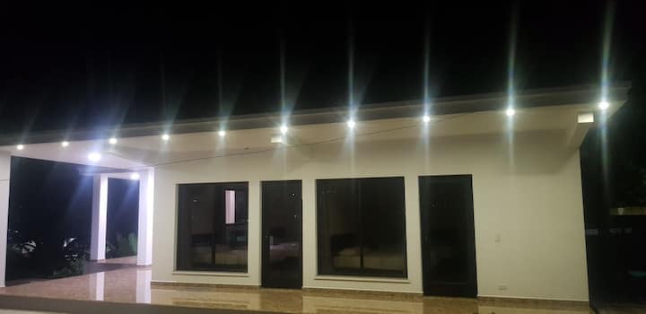 Hostal Para 25 Huéspedes En 7 Habitaciones - Vinales