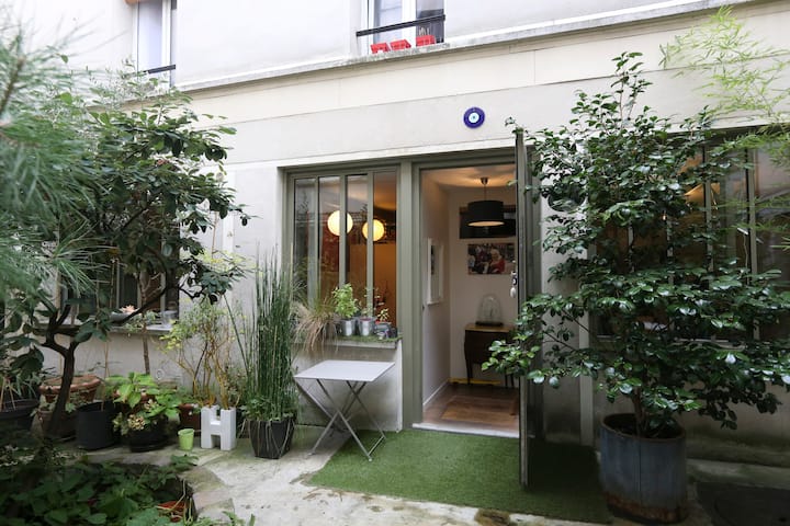 Duplex Sur Cour à Côté Du Marais - París