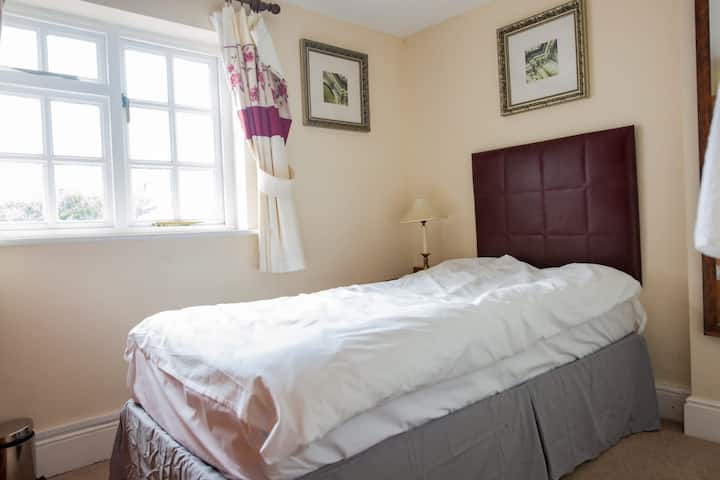 Single Room - Evesham