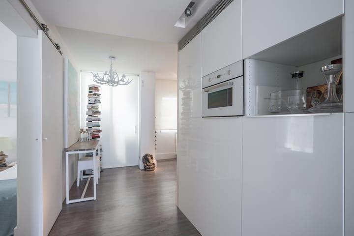 C Stylish Beachfront Apartment By Ursuladesign - Castelldefels