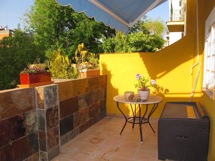 Centrally Located, Quiet And With Terrace - Madrid