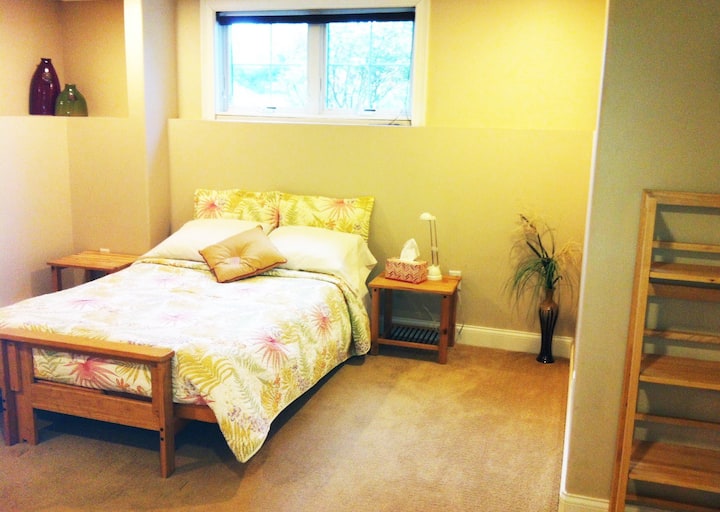 Large Room On Private Floor - Northampton, MA