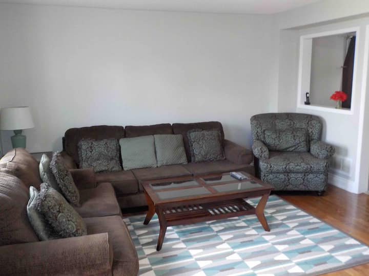 Cozy And Stylish Room For A Comfortable Stay - Brampton