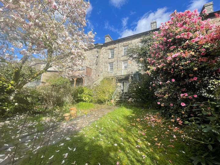 Character Georgian House With Huge Games Room - North Wales