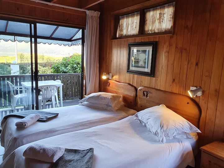 Twin Self-catering Suite - Knysna