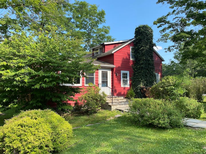 The Tinker Street Retreat - Woodstock, NY
