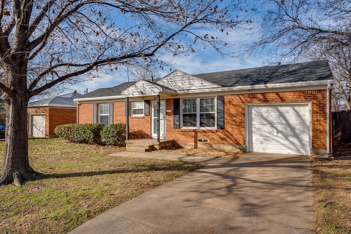 Classic Cottage Near Msu, Shops & Minutes To Safb - Wichita Falls, TX