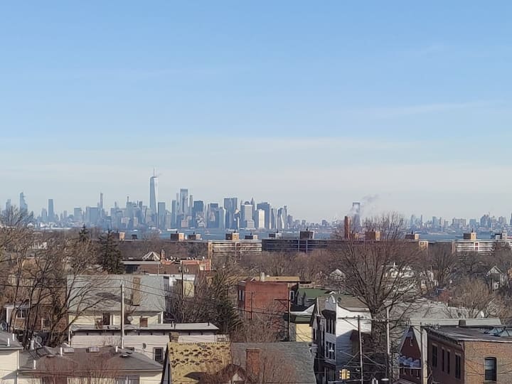 New Family Friendly Home In Staten Island! - Staten Island, NY