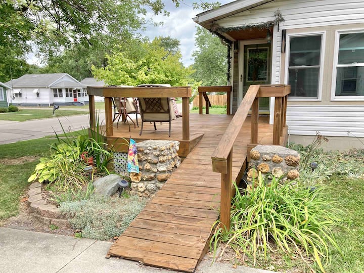 The Milton Manor/ Near Bsu/minnitrista - Muncie, IN