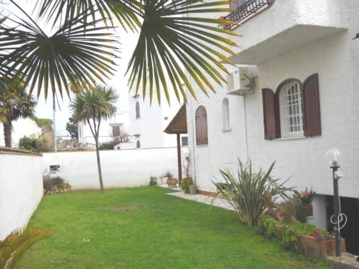 Villetta A 150 Metri Dalla Spiaggia - Terracina