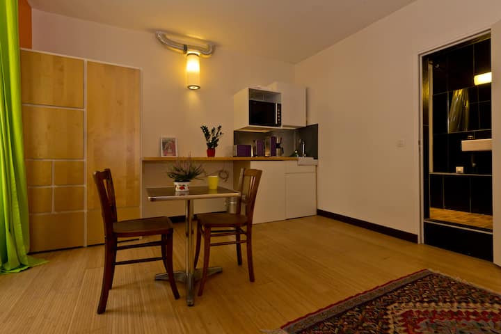 Grand Studio à La Folie-méricourt. - Paris