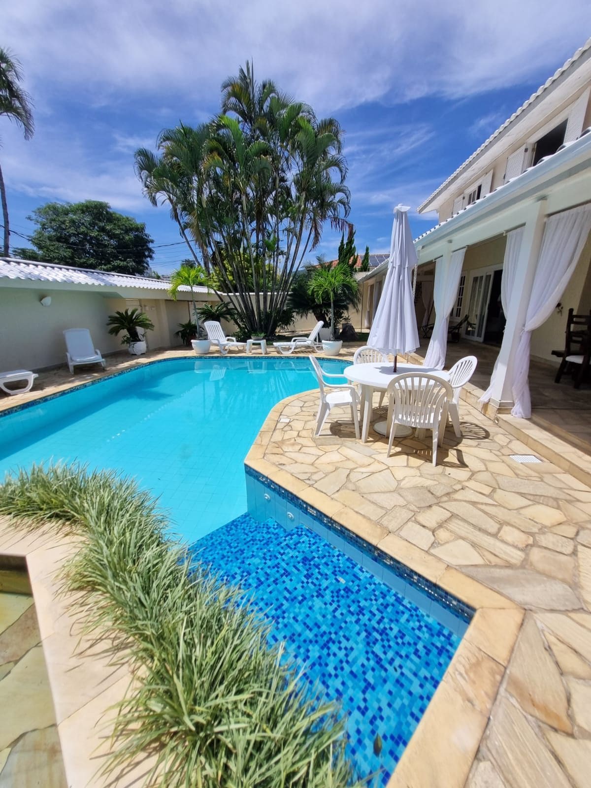 Magnífica Casa Camboinhas Piscina Privada/Área Gourmet - Casas en renta ...