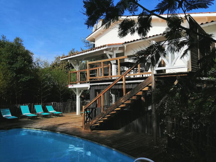 Villa 180m2
5 Ch /10 Personnes 
Piscine Chauffée - Andernos-les-Bains