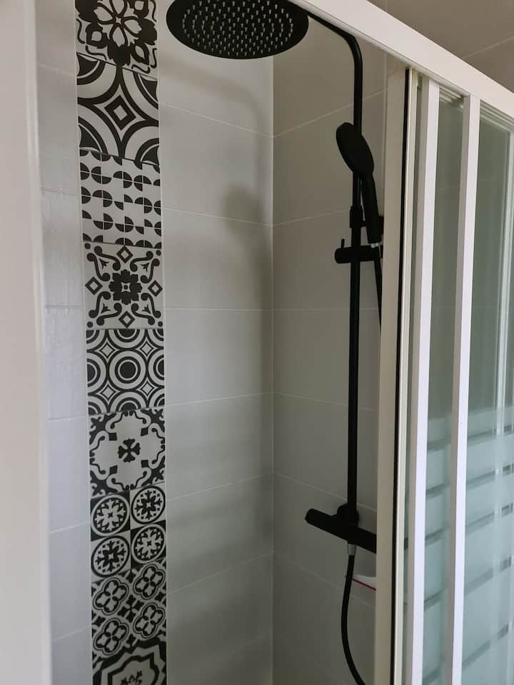 Chambre Avec Salle D'eau Privée - Parthenay