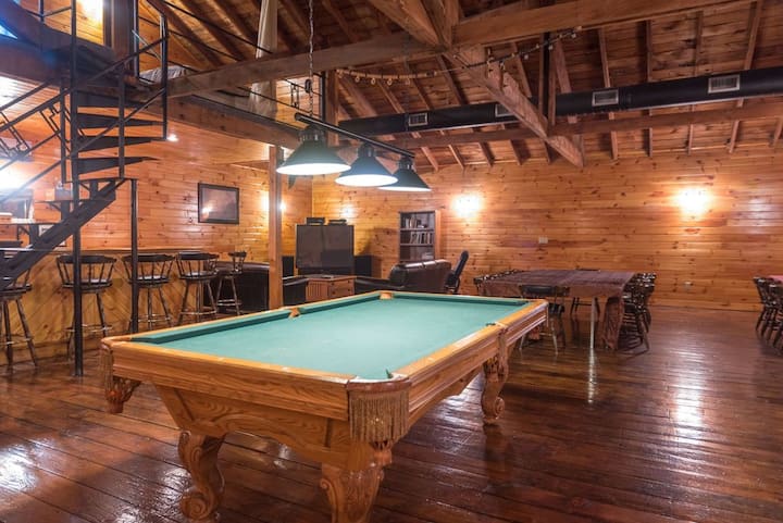 Private Lodge And Lake On 300 Acres - New Paltz, NY