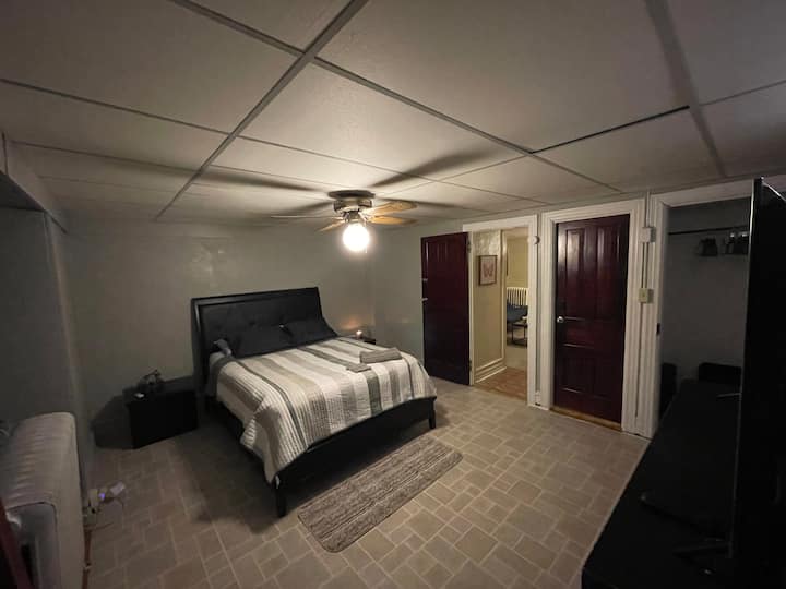 The Convenient Room #3 (Bundle Of Happiness) - Allentown, PA