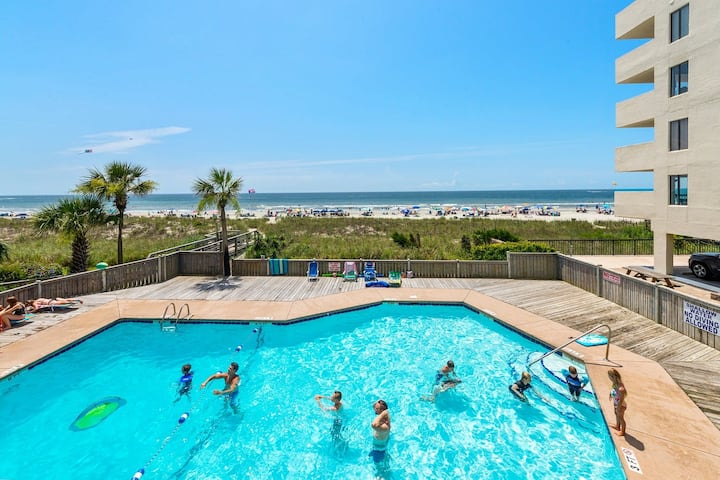 Coastal Oceanview Condo Steps From The Sand - North Myrtle Beach, SC