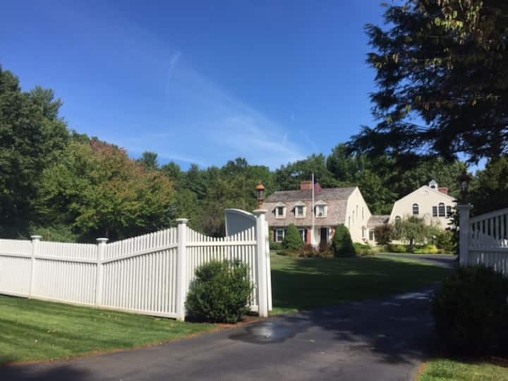 Gorgeous Light Filled Apt. Minutes To Beach! - North Hampton, NH