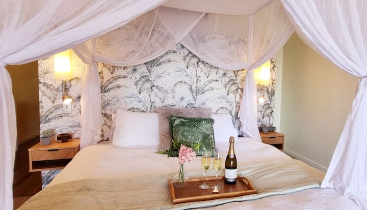 Lovers Island Retreat - Gold Coast