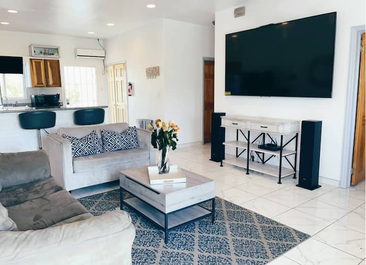 Modern Ocean Hideaway, 6 Min Walk To Beach! - Nasáu