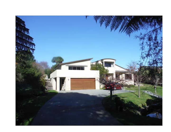 Double Bedroom In A Lovely, Private, Modern Home - Waikanae