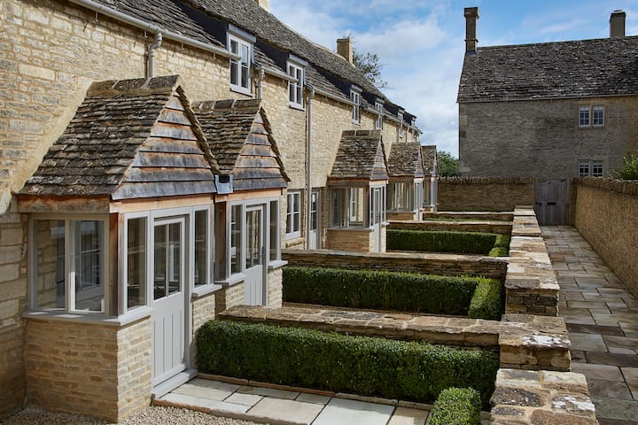 Luxury Cottage Stay | Beautiful Cotswold Village - Lechlade-on-Thames
