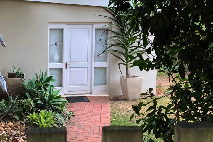 Under The Milkwoods Holiday Cottage - Kenton-on-Sea