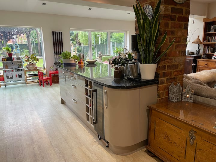 Family Home In Bournemouth With Garden - Bournemouth