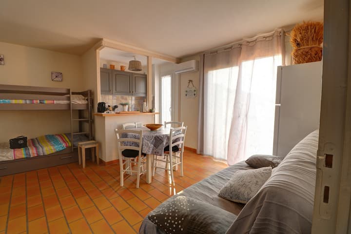 T2 Vue Mer 180° Avec Balcon, Climatisé, Piscine - Le Castellet
