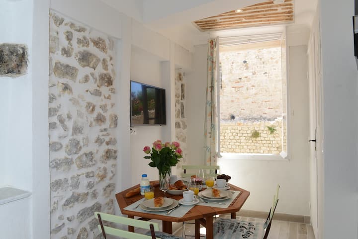 Superbe 2p Refait A Neuf Musee Picasso / Plage - Antibes