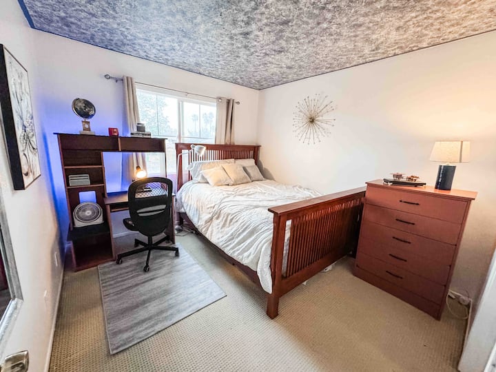 Room Walking Distance From Csudh/dignity Sports - Compton, CA