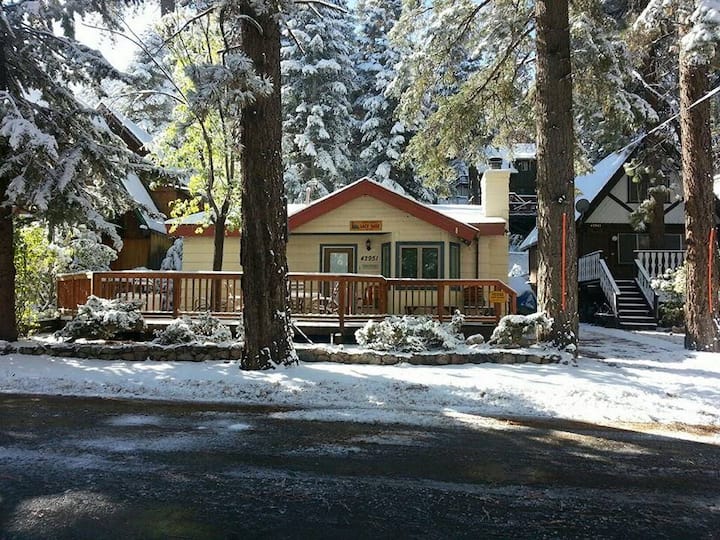 Two Blocks From Bear Mountain! - Big Bear Lake, CA