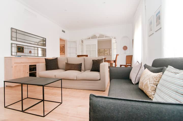 Elegant Central Apartment - Barcelona
