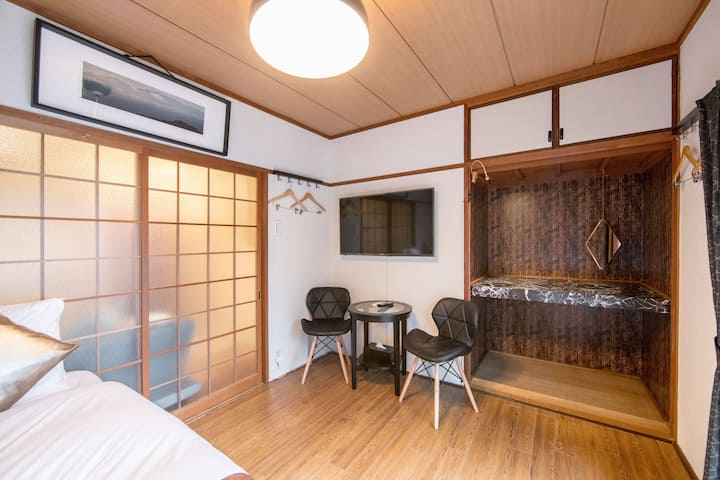 B5 京都地點好四條河原町,同Bb5有小桌光速網路辦公也可,步行1分7-11,高島屋錦市場5分 - Kyoto