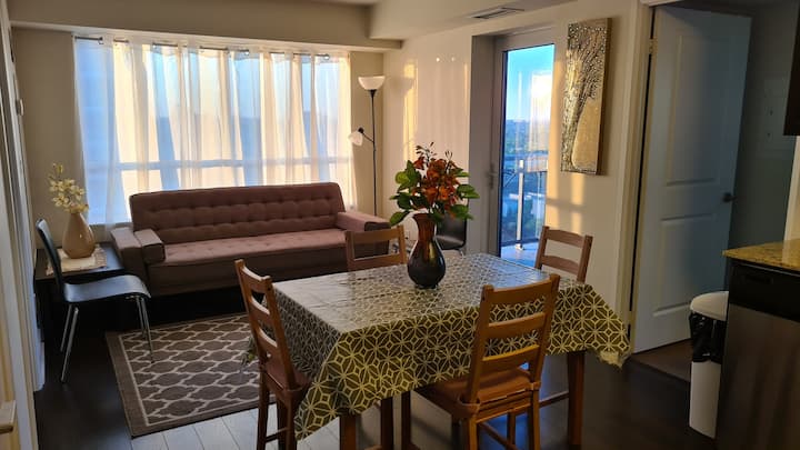 Spacious 2 Bedroom And 2 Full Bath Condo! - Mississauga