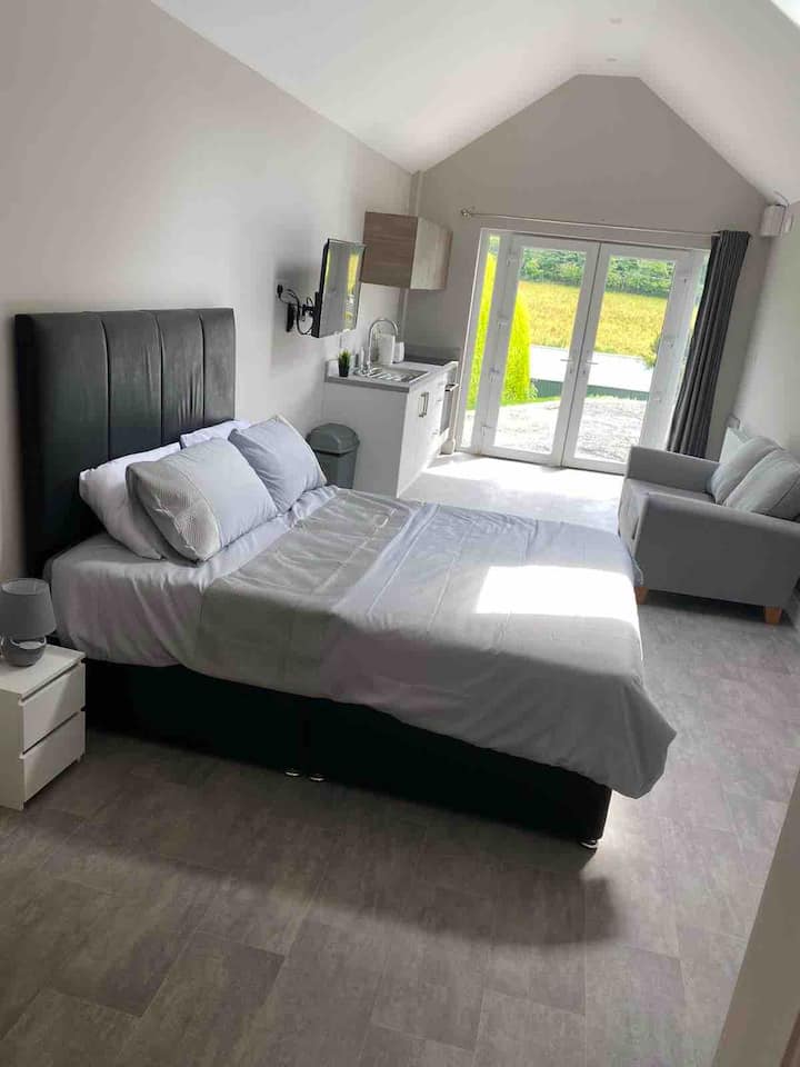 The Forest Chalet - Stunning Studio Apartment - Ballycastle