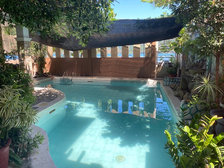 2 Storey-4 Br Resthouse With Pool And Beach Front - Morong