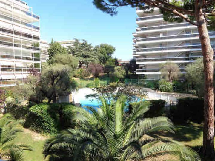 Studio Avec Wifi, Terrasse, Piscine Et Aperçu Mer - Antibes
