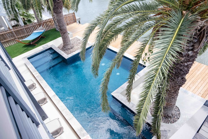 Ez Breezy: Beach House On Canal With Private Pool - Rockport, TX