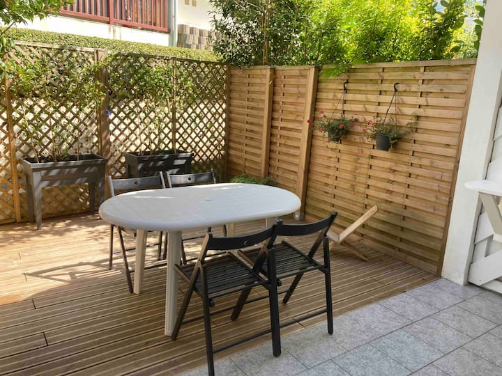 Agréable T2, Plage à 700m, Belle Terrasse &Piscine - Hendaye