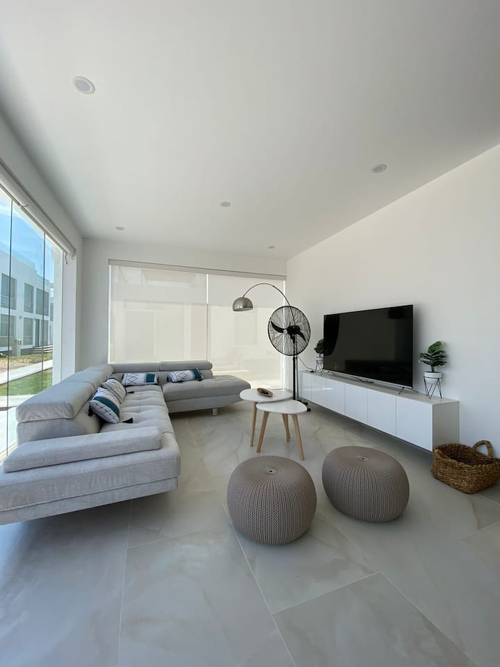 Hermosa Casa De Playa De Estreno - Mollendo