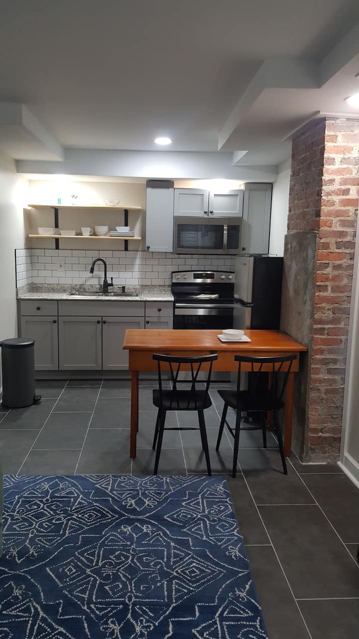 New Midtown Studio Monthly Rental In Historic Area - Savannah, GA