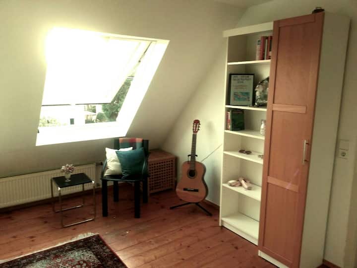 Schönes Zimmer Mit Komfort - Esslingen