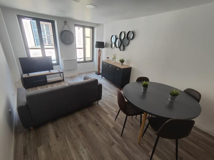 F 2 Entièrement Meublé - Épône