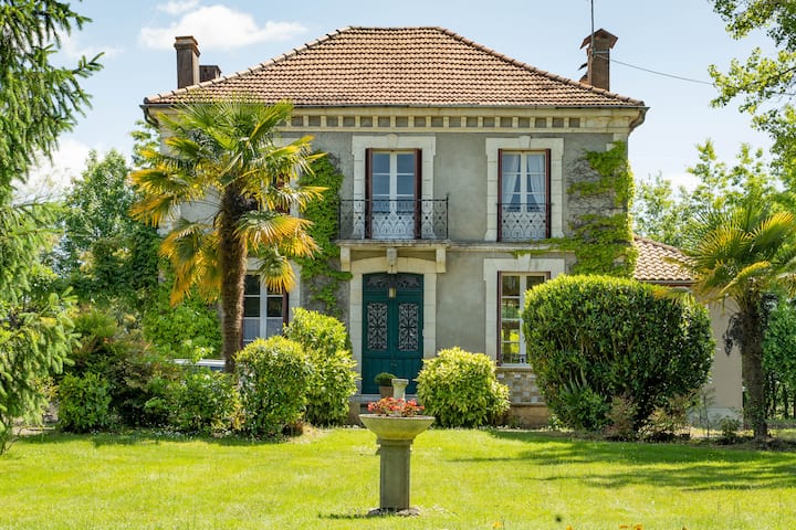 Maison De Maitre Du 19 Ième Siècle à Hagetmau - Landas