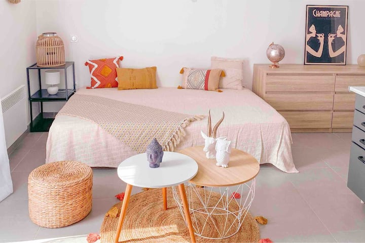 Studio En Centre Ville De Corte Avec Parking Privé - Corte